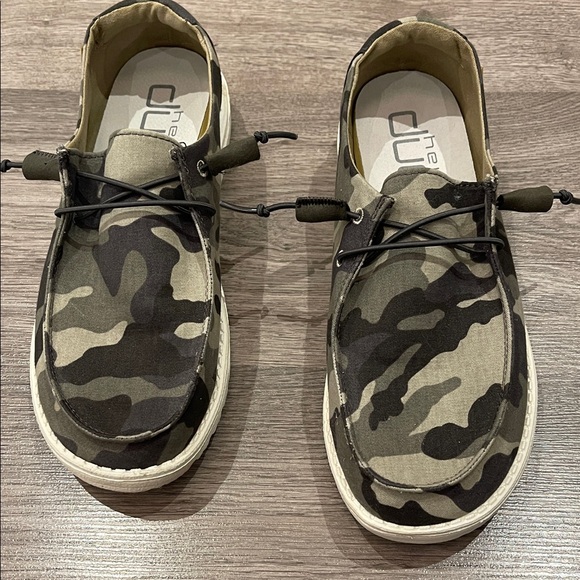 Hey Dude | Shoes | Hey Dude Womens Green Camo Loafers | Poshmark